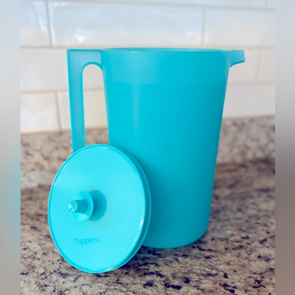 Tupperware | Kitchen | Tupperware Blue Drink Pitcher With Lid New ...